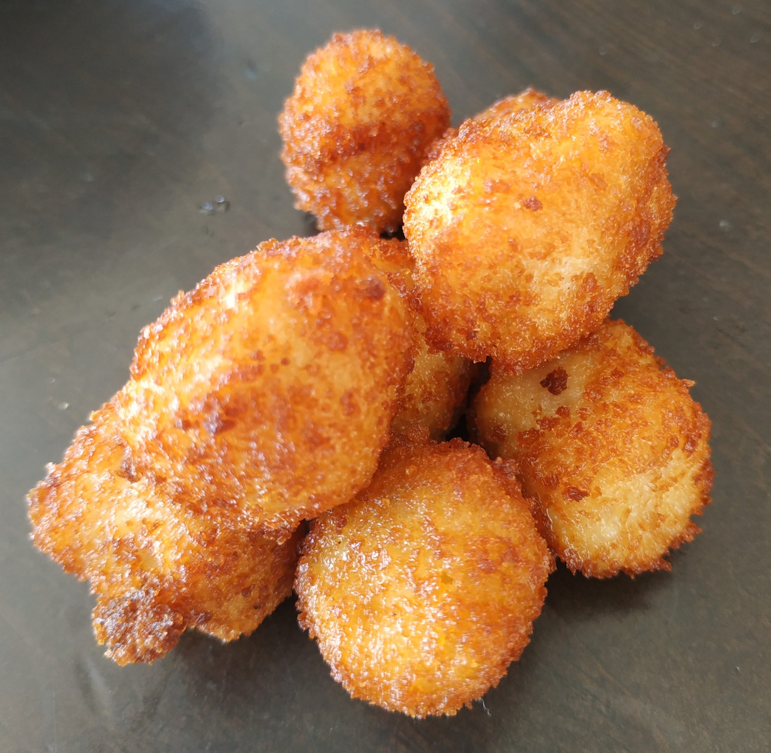 Billes de poulet crispy | Daqui Dailleurs - Restaurant de tapas et ...