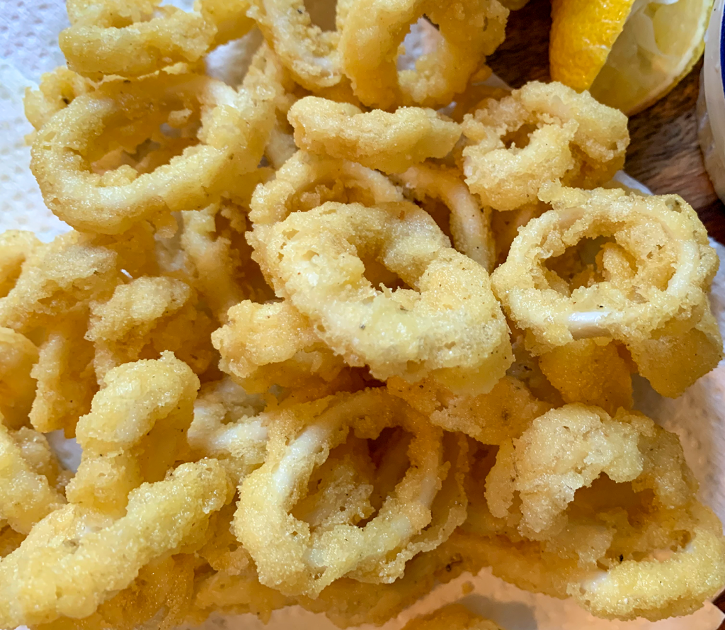 Calamars frits | Daqui Dailleurs - Restaurant de tapas et Cuisine ...